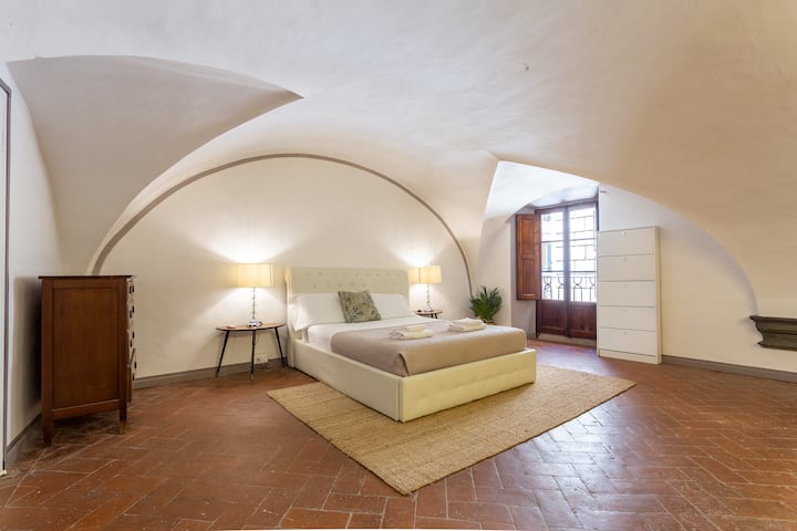 Charming Oltrarno Historic 3 Bedrooms Apartment - Florenz