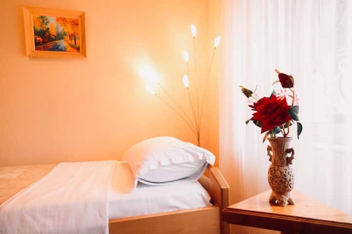 Cozy & Authentic Tirana Stay - 3min Walk To Center - Tirana