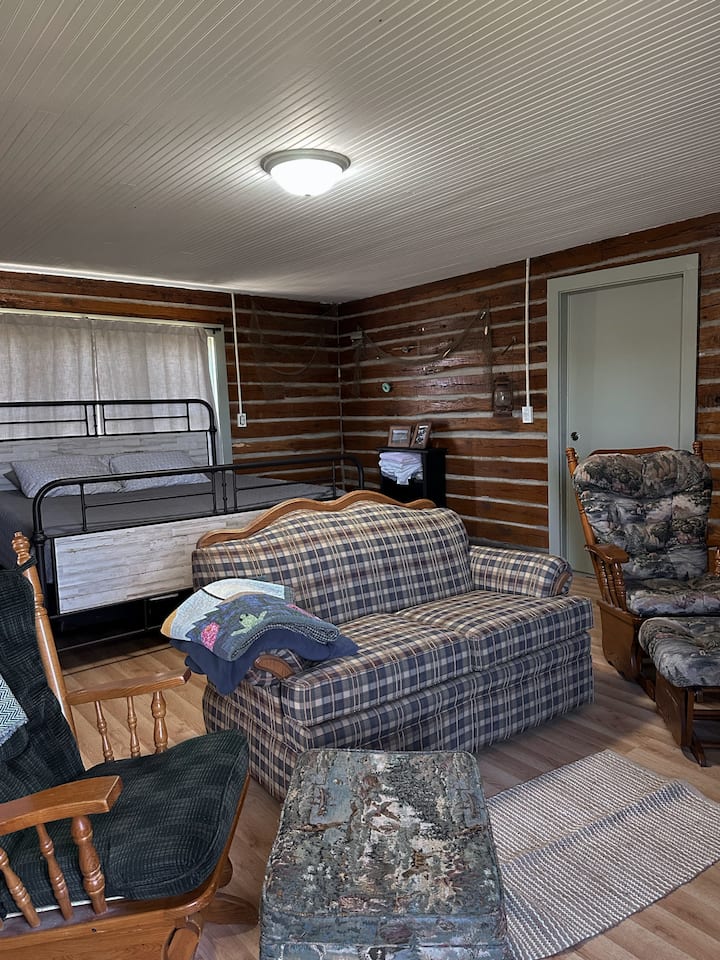 Butternut Lakeside Cabin - Meskwaki Bingo Casino Hotel