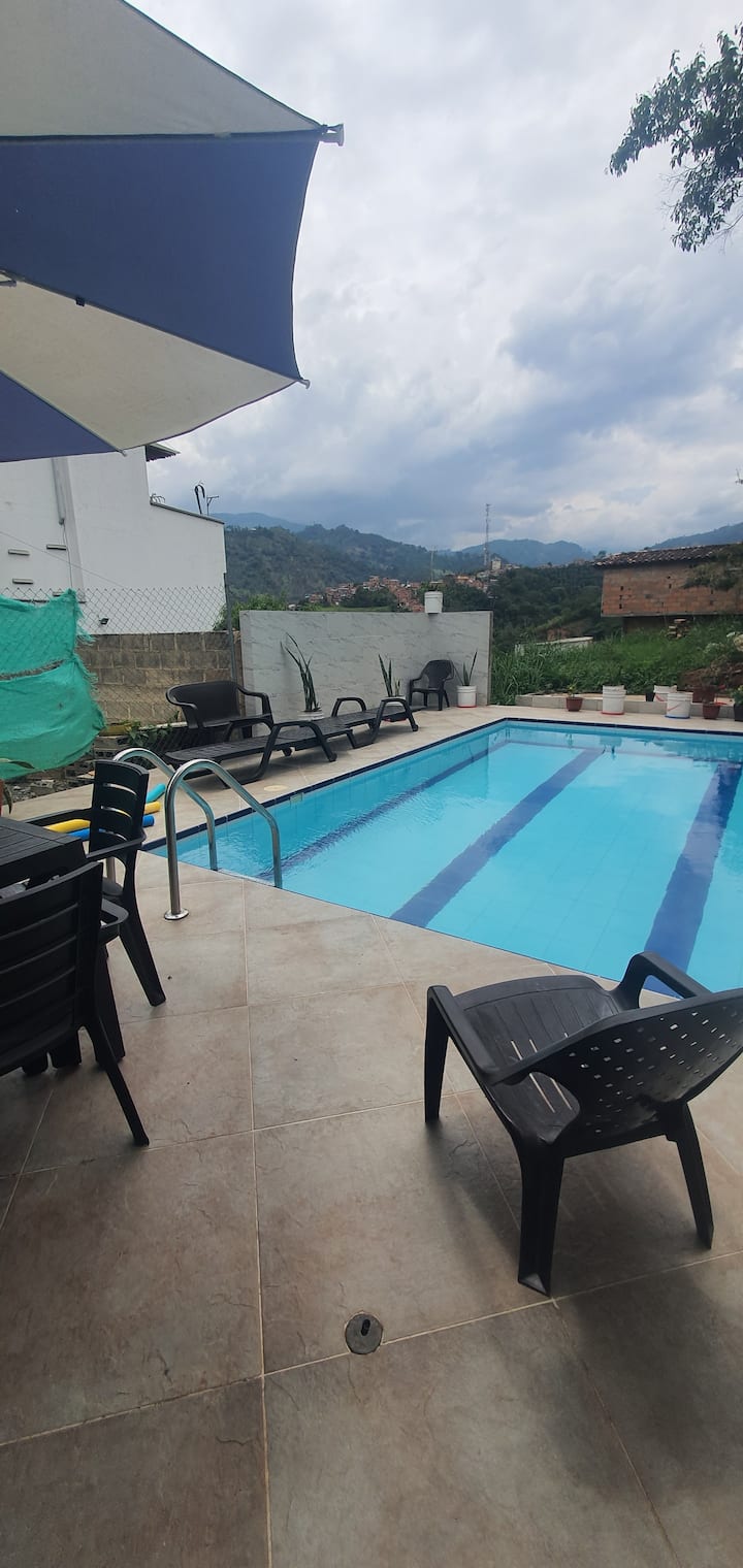 Casa Con Piscina Andes Jardín Ant.25mtsjardin - Andes