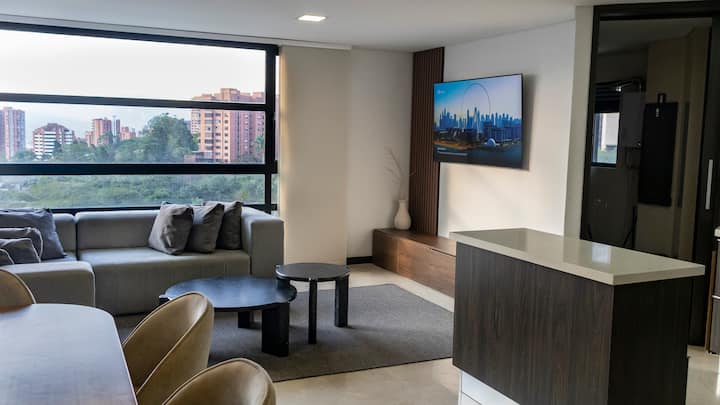 802 Plan Familiar Con La Mejor Vista En Poblado - Medellín