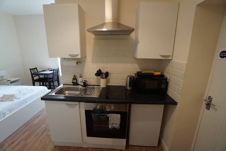 New Modern City Centre Studio - Derby