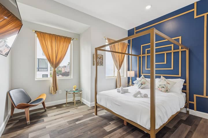 Modish Royalty Theme 2br/1ba Suite W/ Patio - Philadelphia