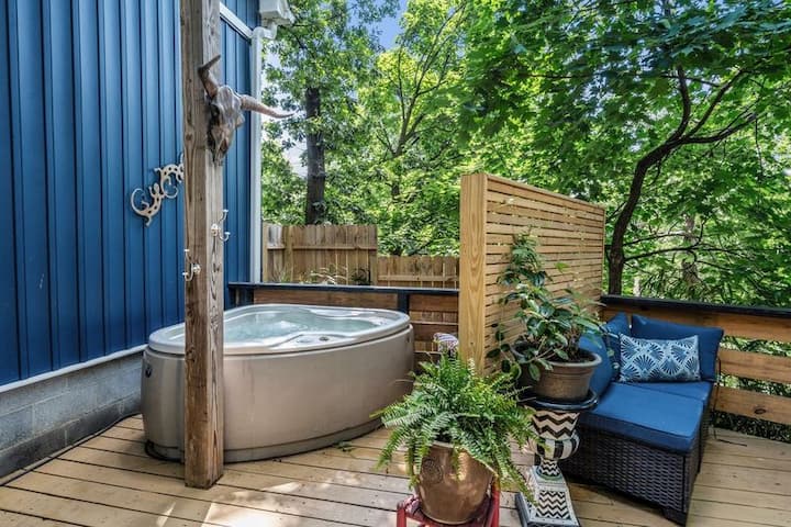 Pet Friendly Bright In Law Suite W Outdoor Hangout - Alexandria, VA