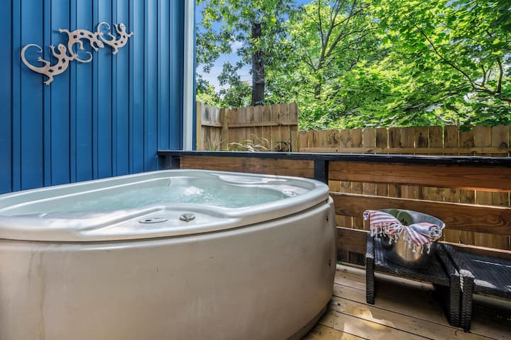 Pet Friendly Bright In Law Suite W Outdoor Hangout - Washington, DC