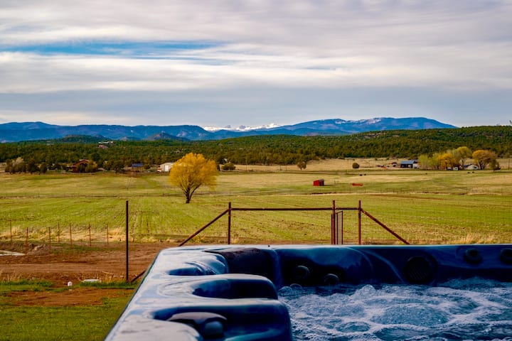 Hottub|chefskitchen|kidslofts|sleeps9:rusticranch - Bayfield, CO