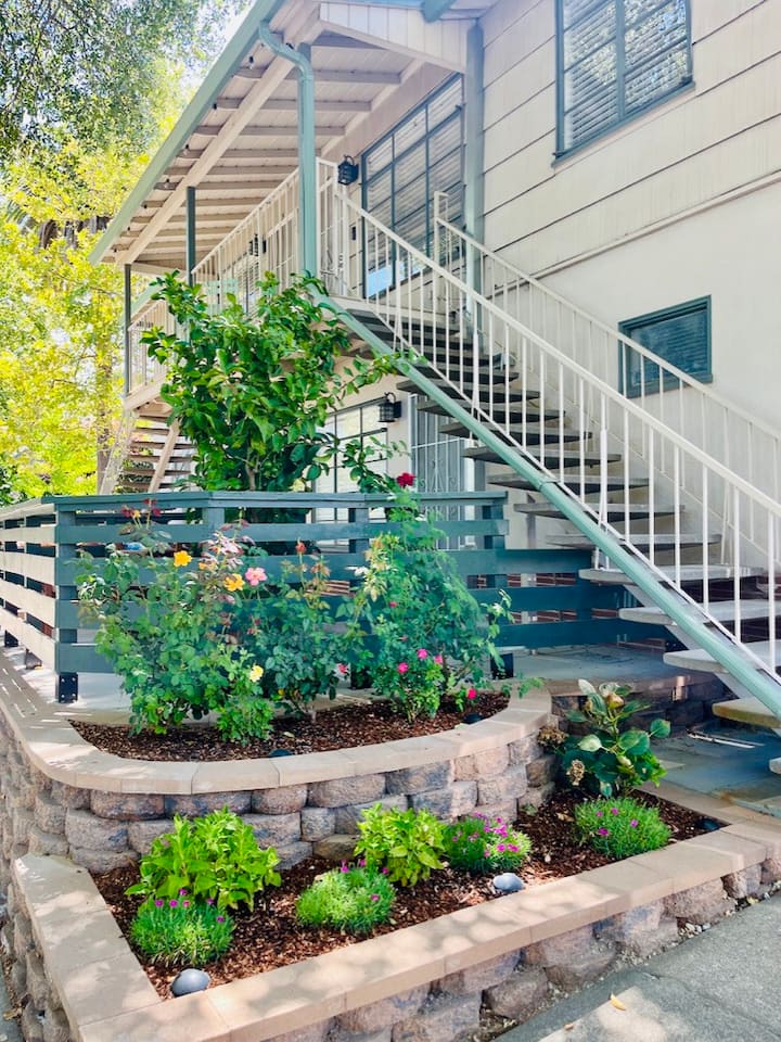 Midtown Condo Upper Unit #4 - Sacramento, CA
