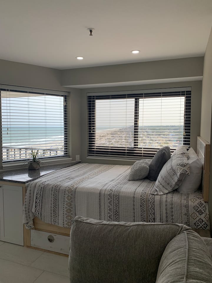 Awesome- Ocean Views From Bed - Surfside Beach, SC