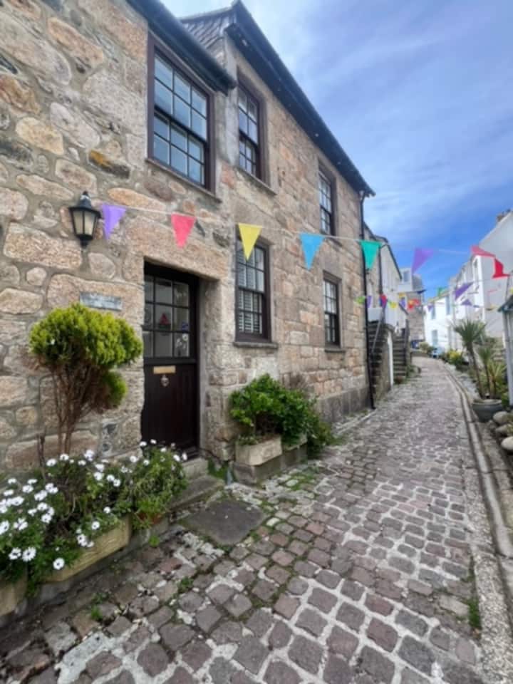 Tucked Away, Quiet Street In The Heart Of St Ives - St Ives