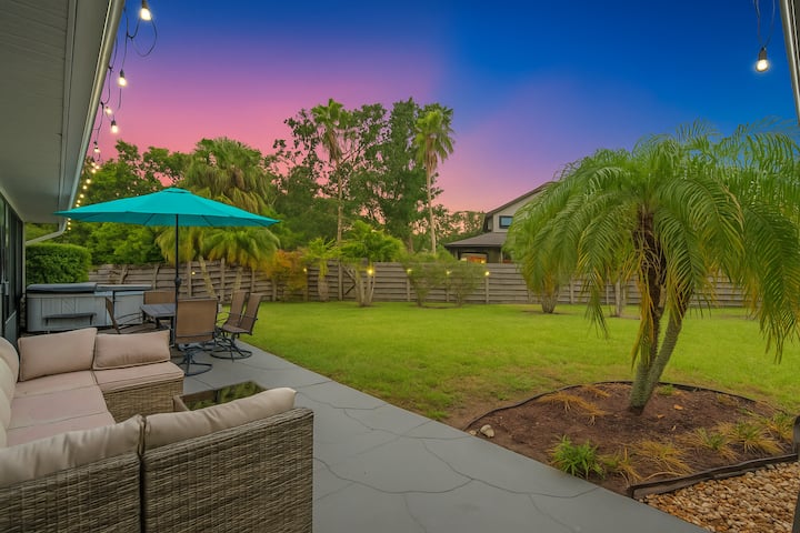 Minutes To Anna Maria Beaches+img+hot Tub+sleeps 9 - Anna Maria Island, FL