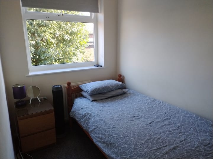 Single Room In Shared House - Including 5 Cats - 리즈