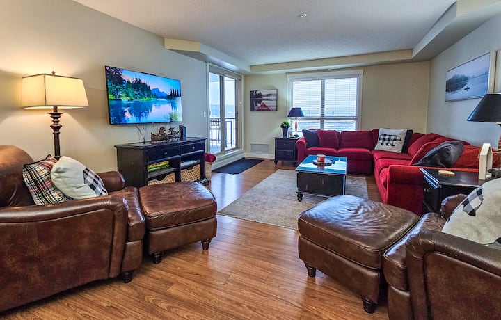 2 Bdrm Plus Den | Near Lake | Beach 2mins Away - Radium Hot Springs