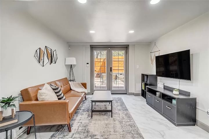 *Old Co City *Dedicated Work Space *Pet Friendly - Colorado Springs