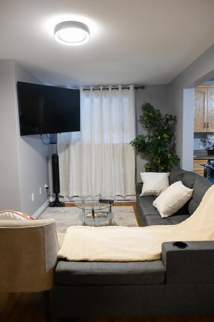 2 Bedroom Apartment In  Kentmount Terrace. - Paradise