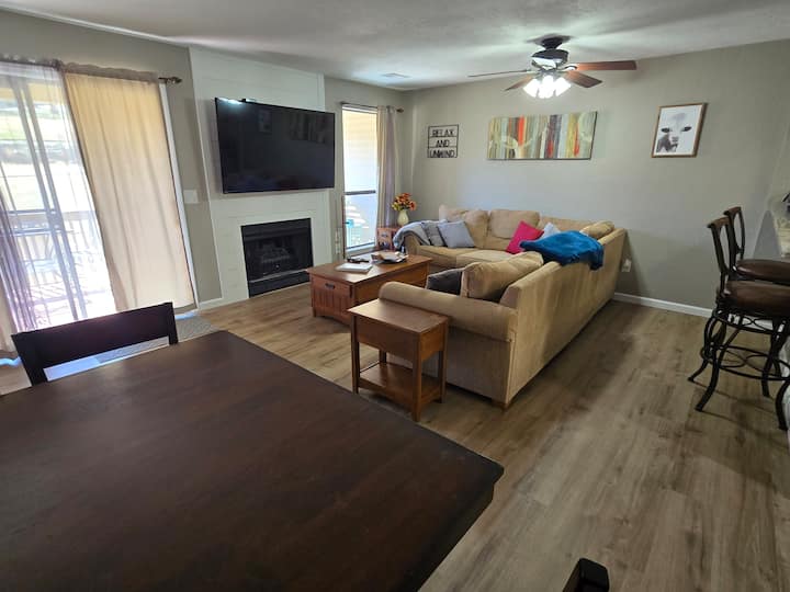 Walk In Level! Relaxing Condo In Pointe Royale! - Branson, MO
