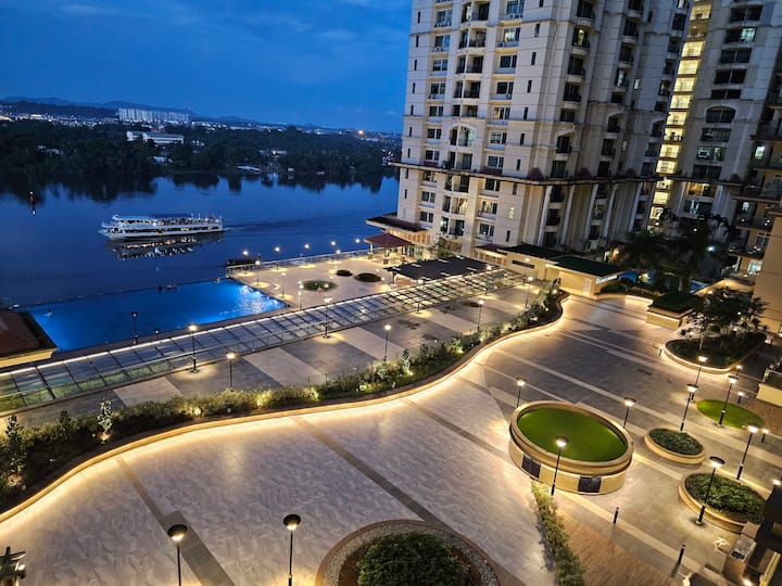 Waterfront Suite A, Serene View @Riverine Resort - Sarawak