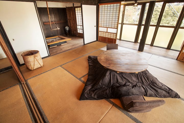田舎暮らし体験|囲炉裏&薪ストーブの築250年古民家貸切|大人数ok・送迎無料 - Narita