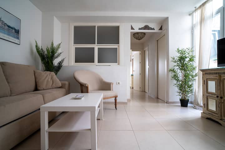 Céntrico Y Tranquilo Piso | Parking Opcional - Nevada