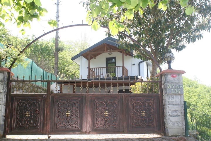 Doğayla Iç Içe , Deniz Manzaralı Köy Evi - Kavala