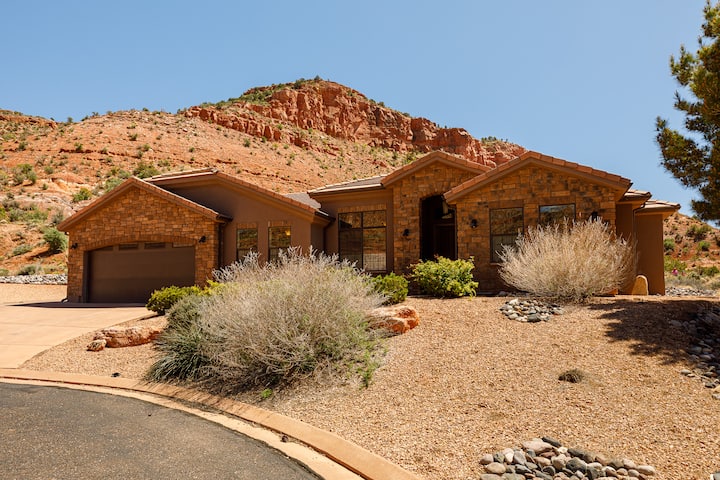 Spacious Open Home With Stunning Red Rock Views - Kanab, UT