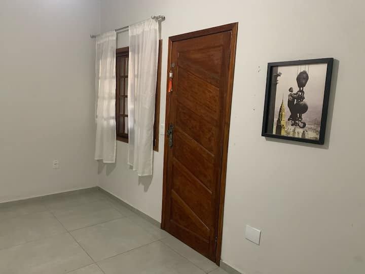 Casa Com Garagem De Portão Automático - Volta Redonda
