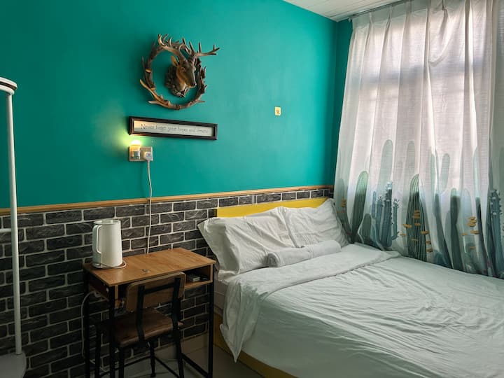 旺角信和中心小型大床房/旺角地铁站E1 - Mong Kok