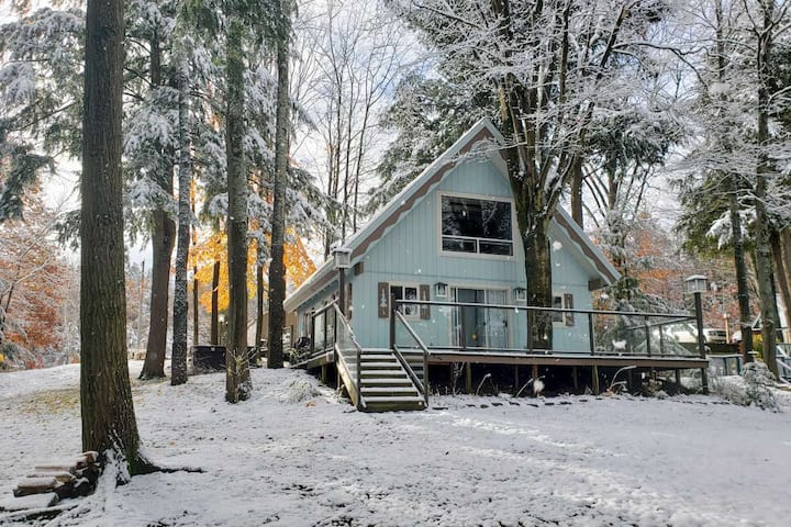 Scenic Lakefront Near Ski/golf With Hot Tub - Gaylord, MI