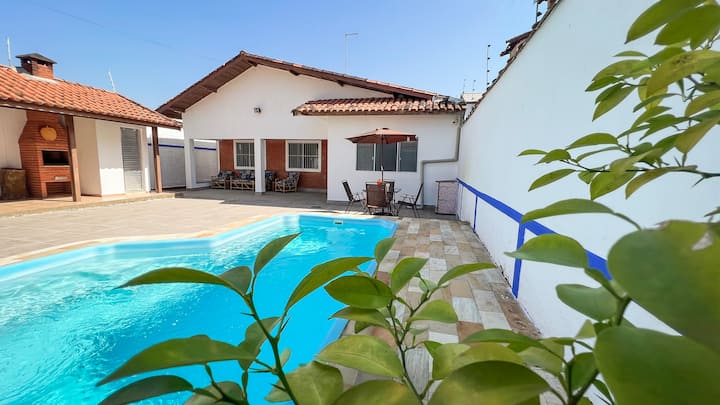 Casa100mpraia -Piscina -Churrasqueira- Petfriendly - Peruíbe
