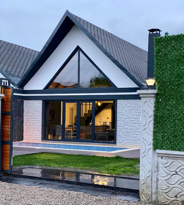 Isıtmalı Havuzlu Kiralık Villa - Kartepe