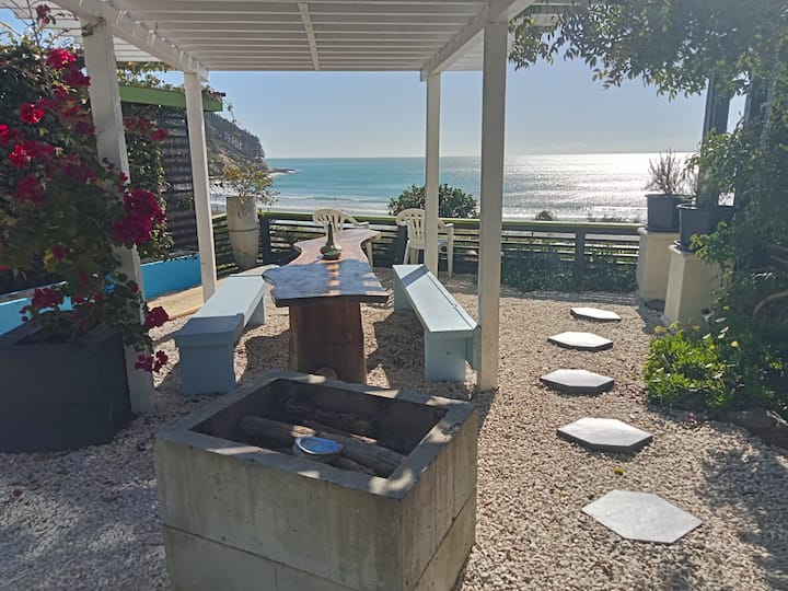 Studio 3 - The Courtyard - Beach Front Property. - Ahipara