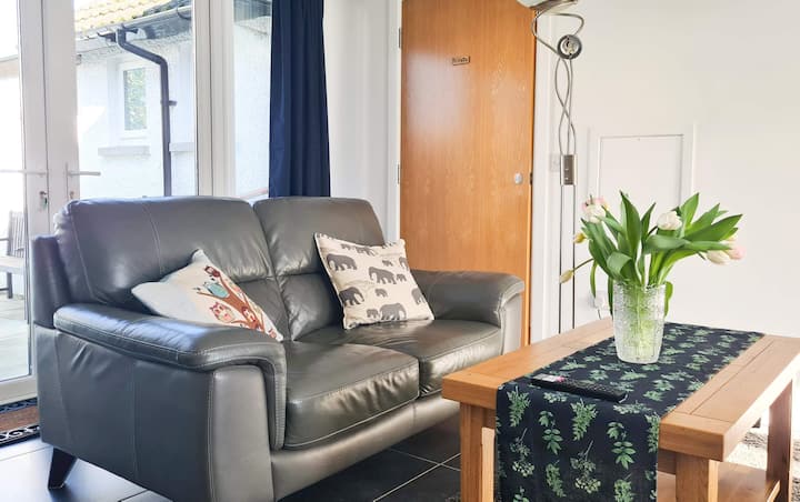 Nara Seaside Retreat - Carrickfergus