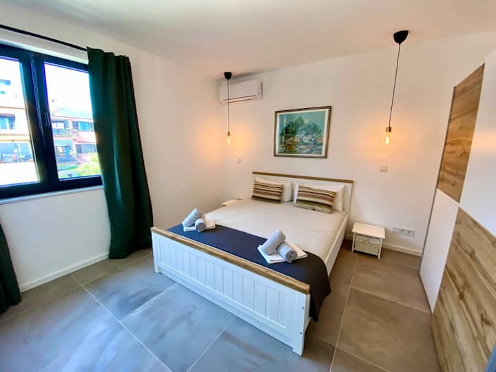 Rooftop Apartment Marina Views - Pula