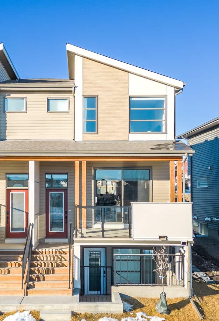 Bright &Spacious 1br | Queen + Twin | Pondside - Calgary