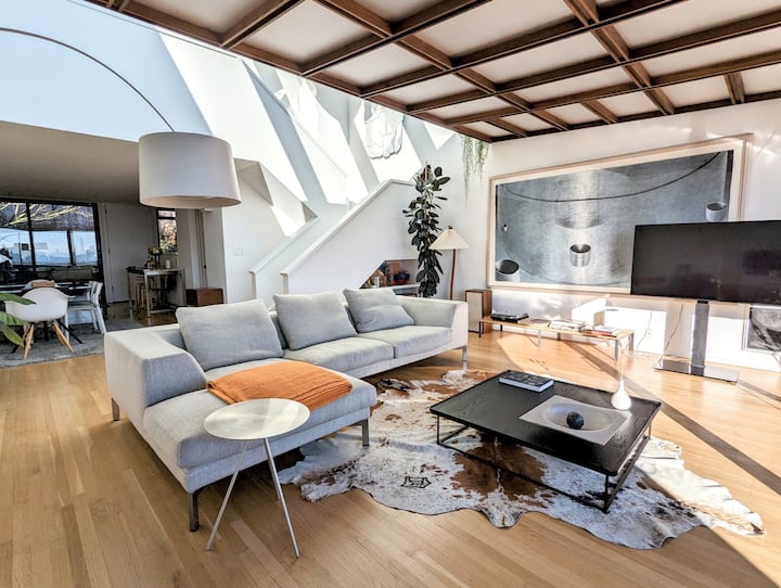 Panoramic Downtown View Loft - San Francisco, CA