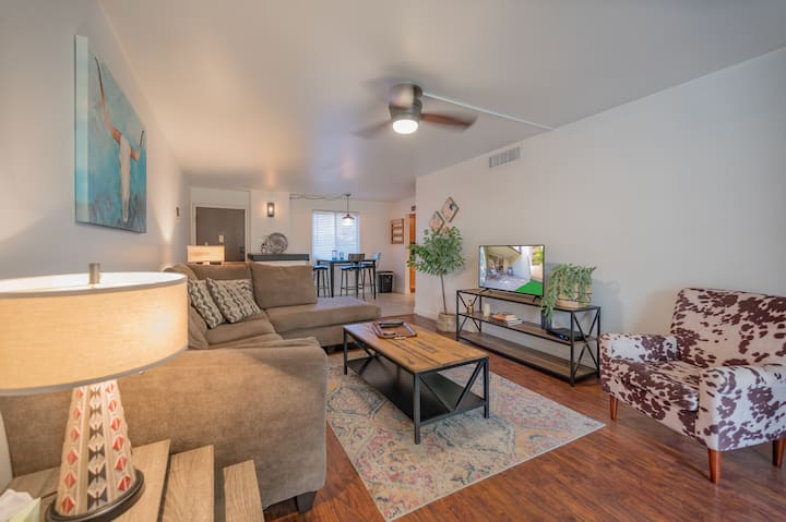 Scottsdale Condo With Pool, Walk To Old Towne! - Casino Arizona