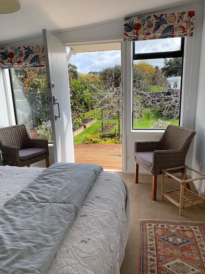 Room And Private Bathroom In Central New Plymouth - New Plymouth