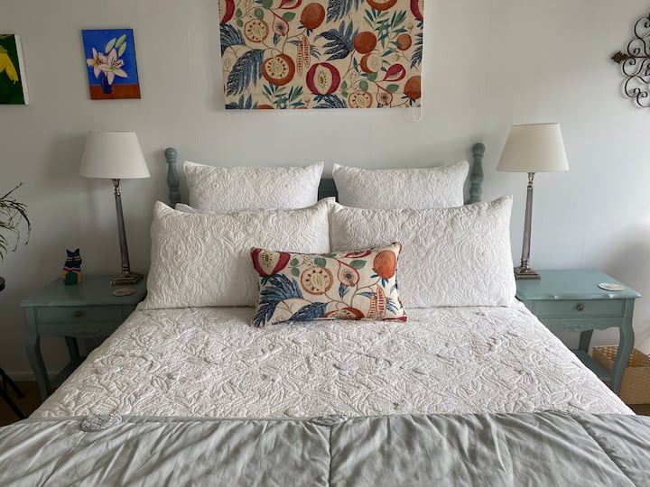 Room And Private Bathroom In Central New Plymouth - New Plymouth