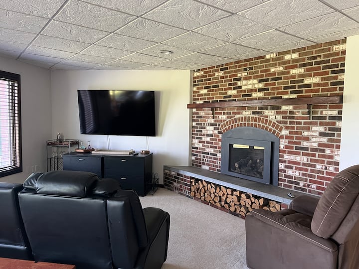 Privacy, View, Amenities, Gym, Garage Included Too - Keene, NH