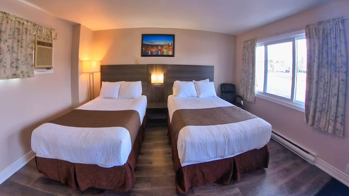 Double Room With Two Queen Bed - Kincardine