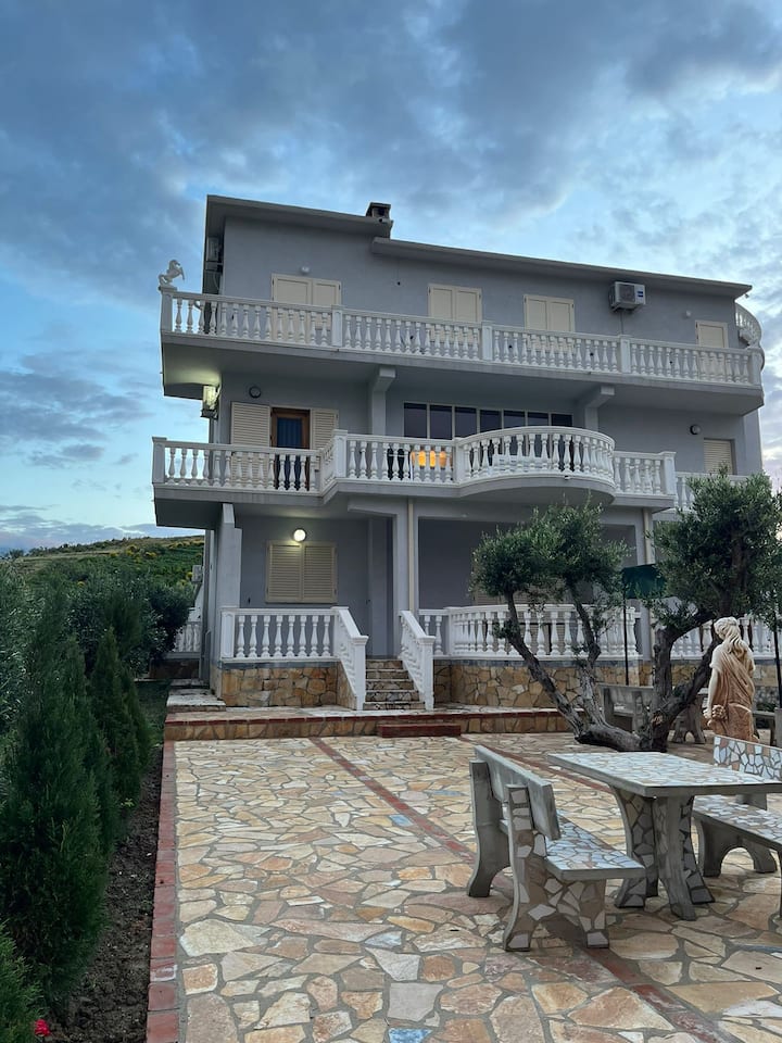 Vila Resa - Intero Allogio - Albanie