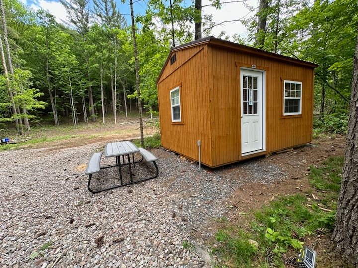 Cozy Meadows Mini Cabin - Wilmington, NY