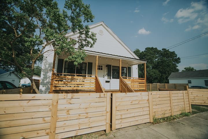 12 Min Walk To Riverfront, Beautiful New Home - Wilmington, NC