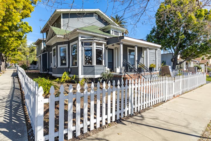 Downtown Slo Victorian+sleeps 12+walkable+private - San Luis Obispo, CA