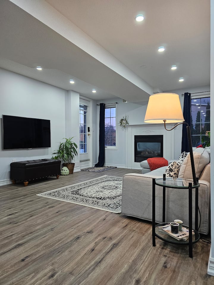 Clean, Spacious, Poolside Entire Lower Level Apt - Oshawa