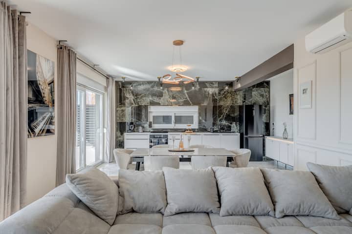 Villa La Vie - Podstrana