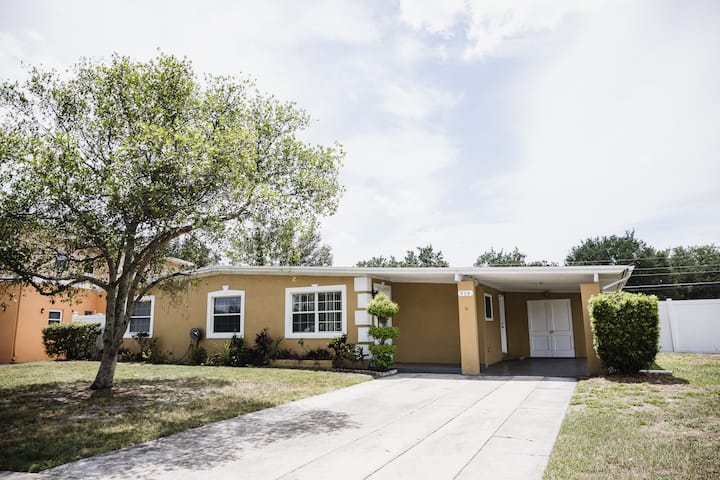 A Cozy Retreat In The Heart Of The City! - Winter Park, FL