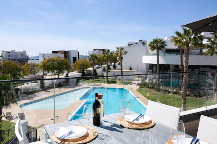 Penthouse With Sea & Pool View Terraces - Estepona