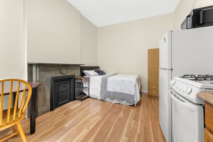 Studio ÉLégant – Midtown Manhattan - New York, NY