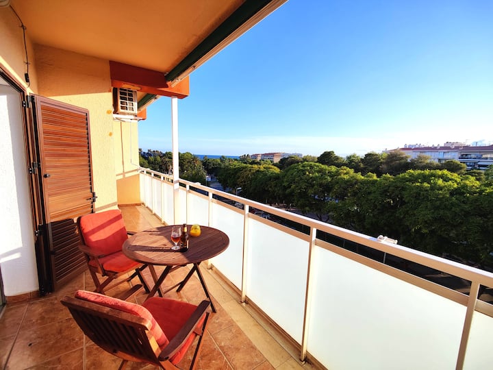 Sunny Flat With Balcony And Sea Views - Cambrils