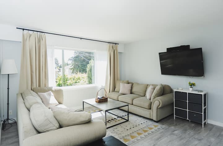 Bright Upper Level House Near The Beach With Ac - 나나이모